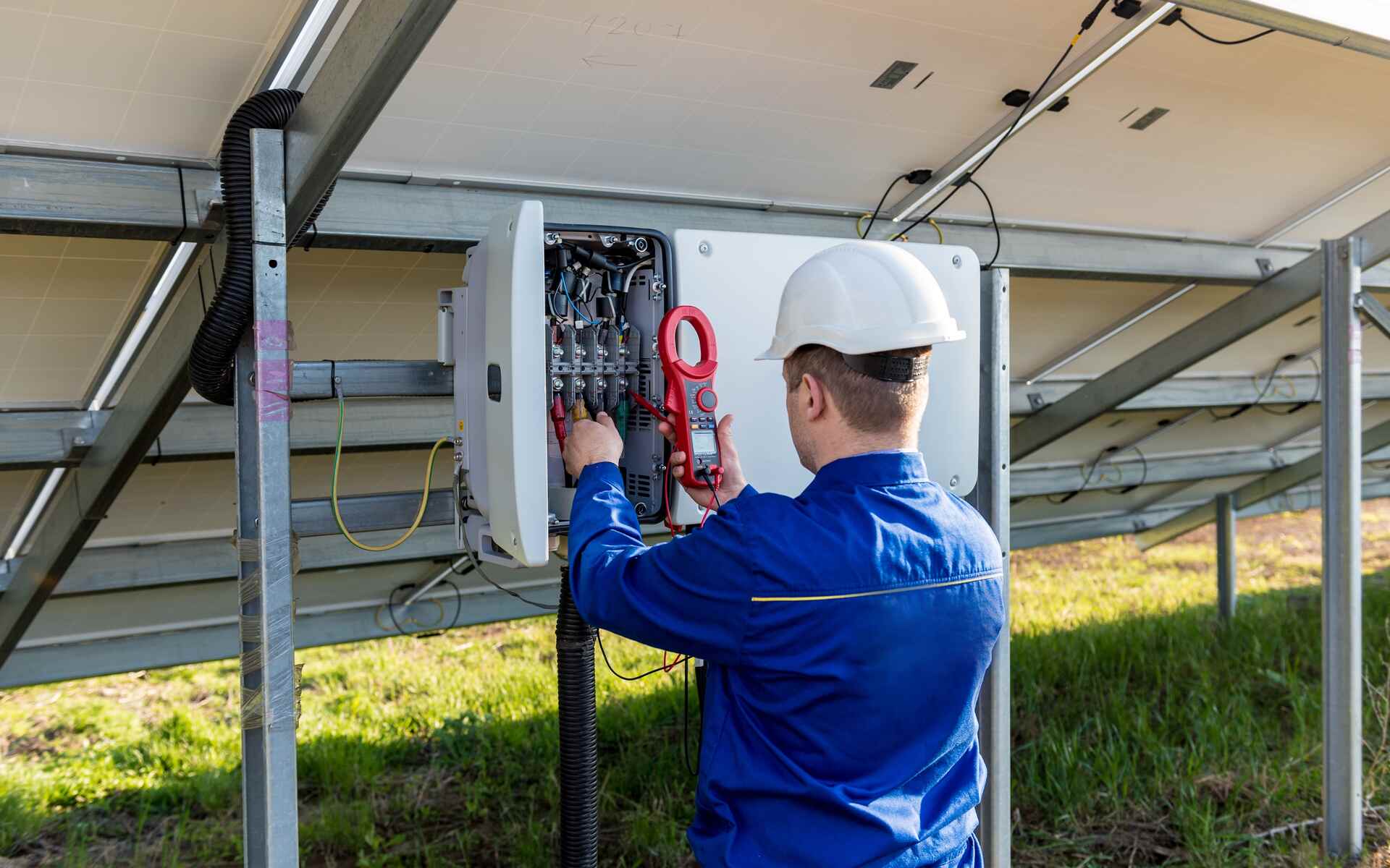 Is It Time to Repair Your Solar Panel Inverter? | SSP
